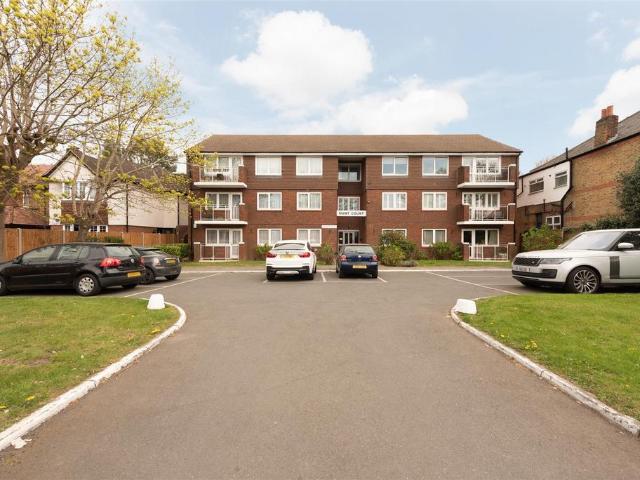 2 bedroom flat for sale