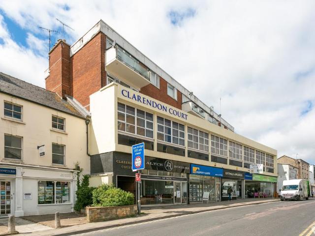 2 bedroom flat for sale