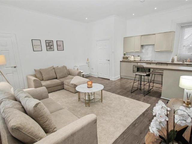 2 bedroom flat for sale