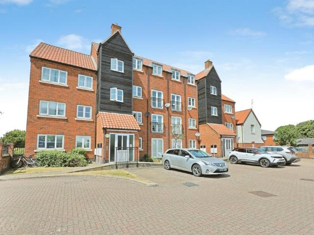 2 bedroom flat for sale