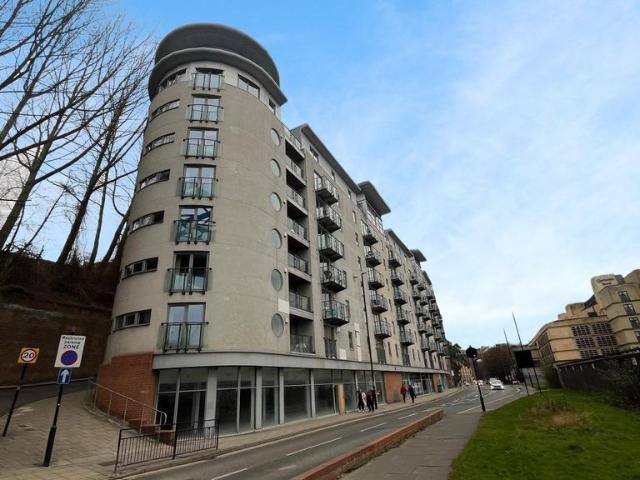 2 bedroom flat for sale