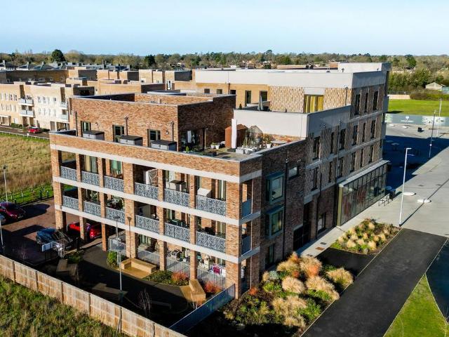 2 bedroom flat for sale