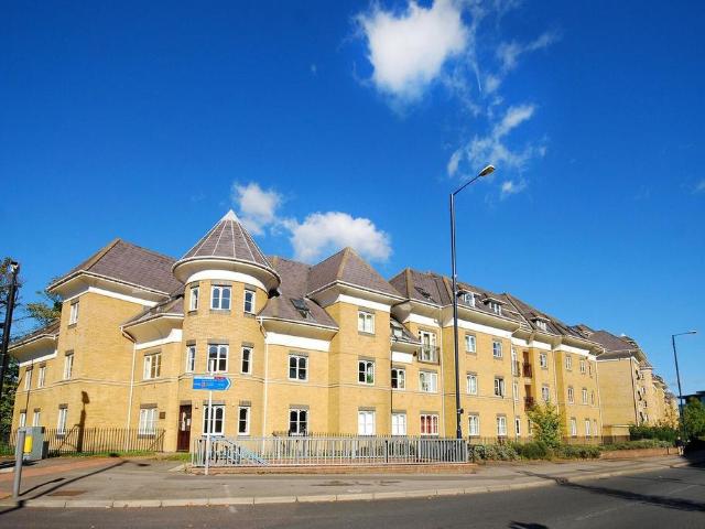 2 bedroom flat for sale