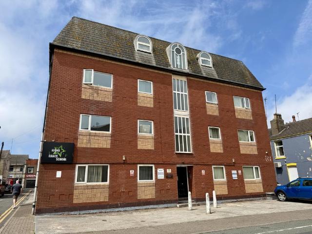 2 bedroom flat for sale
