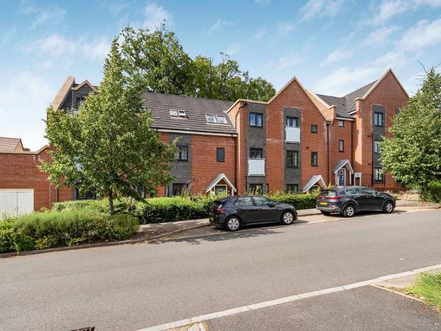 2 bedroom flat for sale