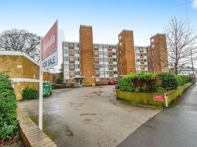 2 bedroom flat for sale