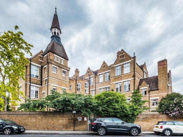 2 bedroom flat for sale