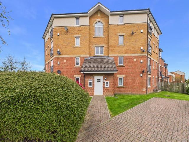 2 bedroom flat for sale