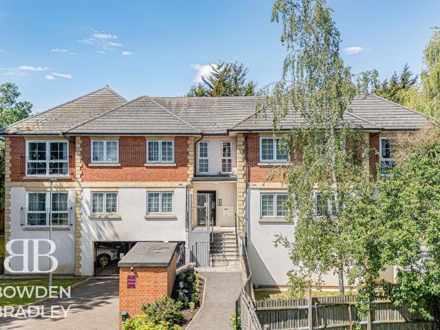 2 bedroom flat for sale