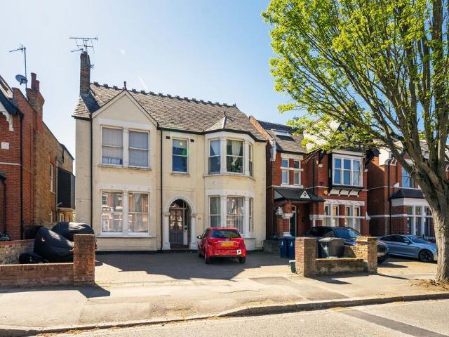 2 bedroom flat for sale