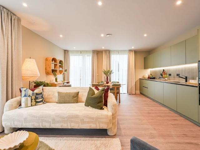 2 bedroom flat for sale