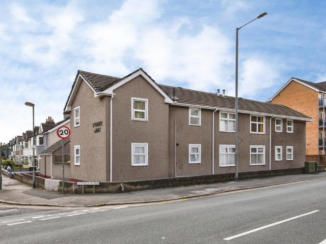 2 bedroom flat for sale