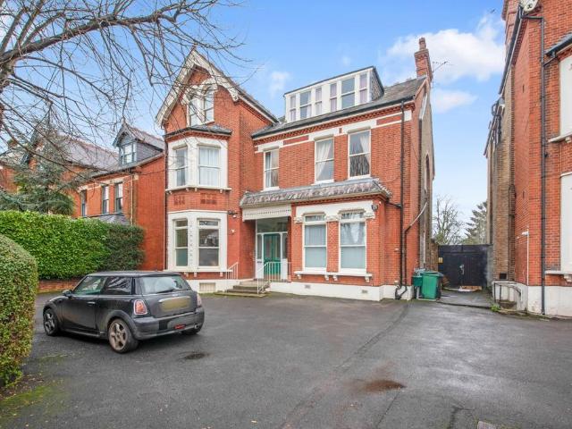 2 bedroom flat for sale