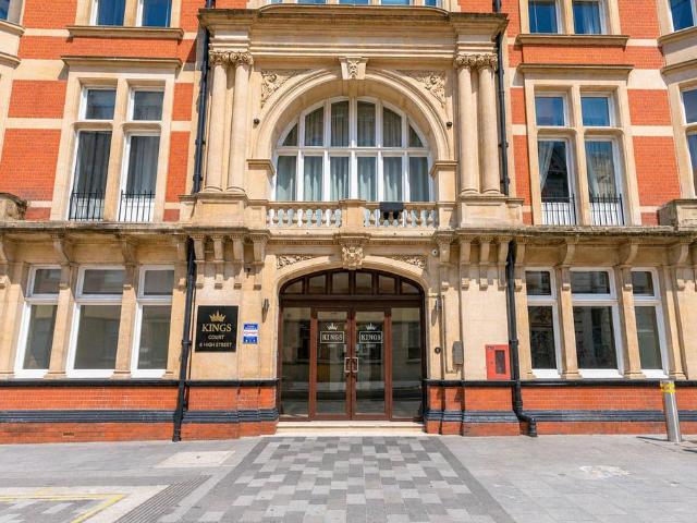 2 bedroom flat for sale