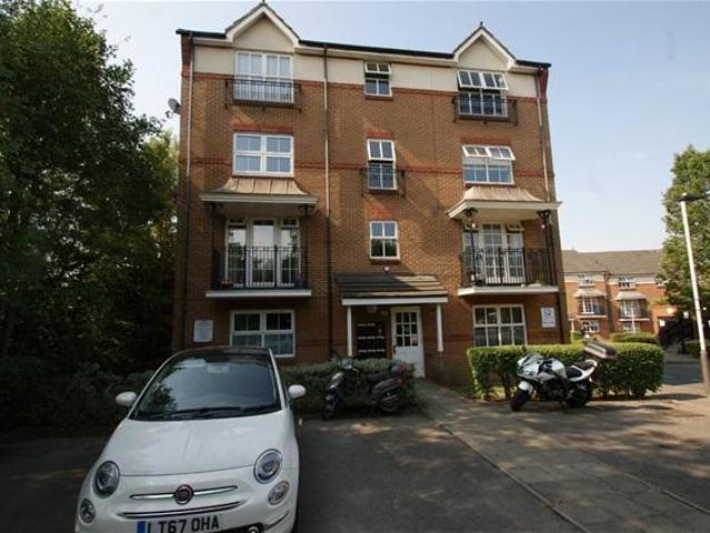 2 bedroom flat for sale