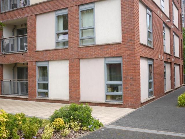 2 bedroom flat for sale