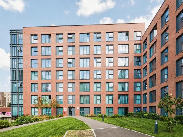 2 bedroom flat for sale