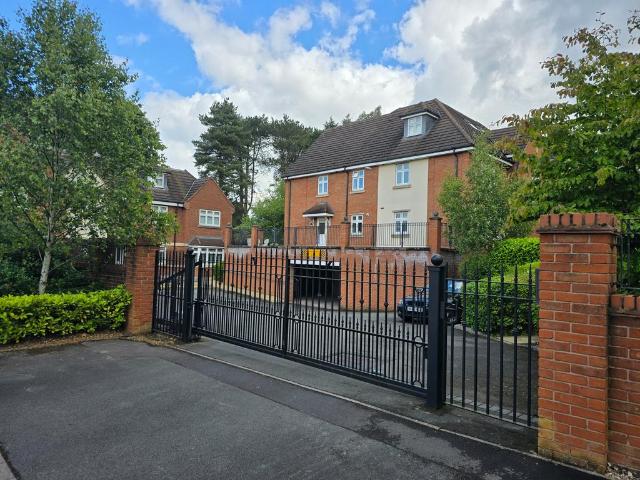 2 bedroom flat for sale