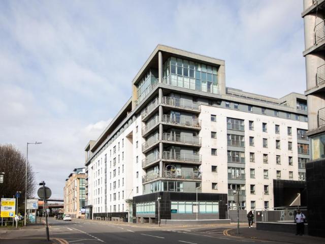 2 bedroom flat for sale
