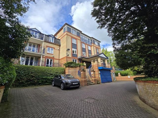 2 bedroom flat for sale