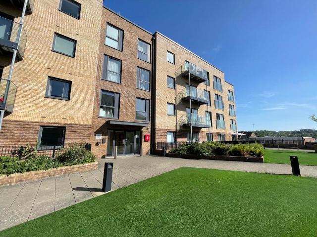 2 bedroom flat for sale