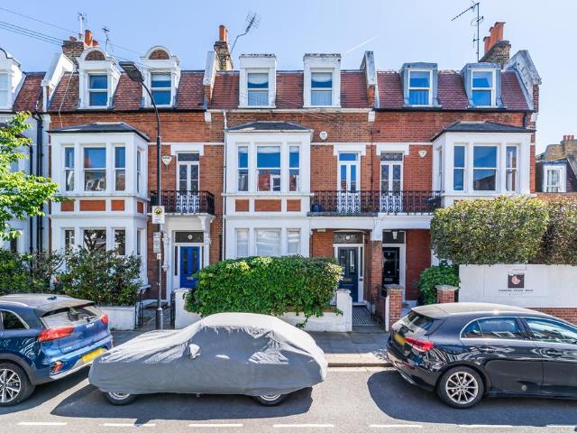 2 bedroom flat for sale