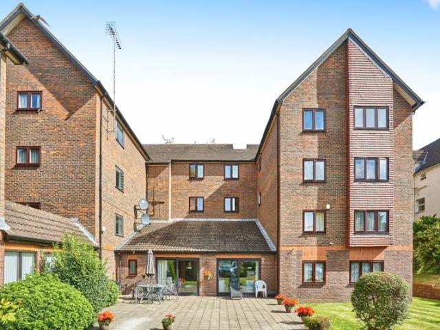 2 bedroom flat for sale