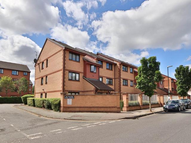 2 bedroom flat for sale
