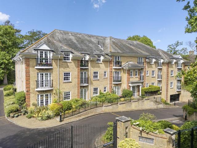 2 bedroom flat for sale