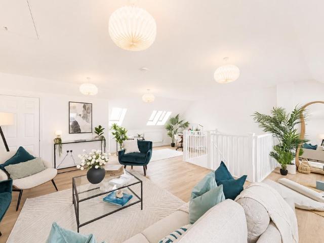 2 bedroom flat for sale