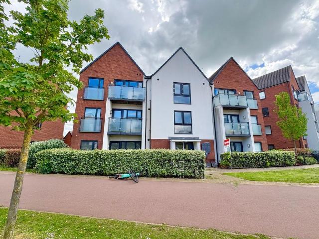 2 bedroom flat for sale