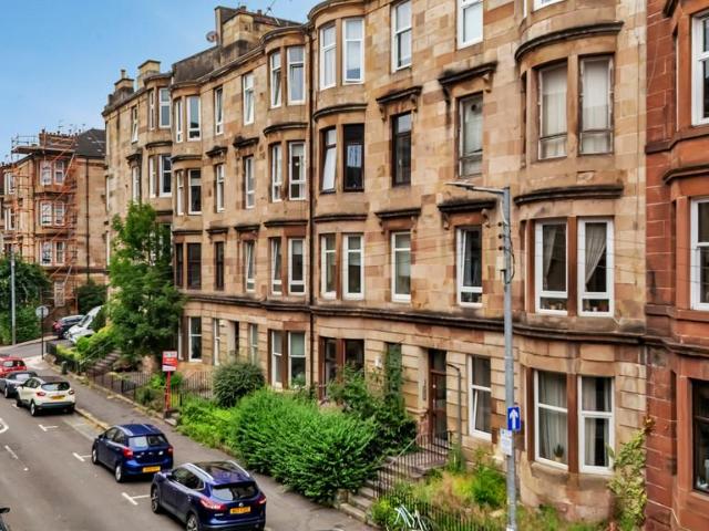 2 bedroom flat for sale