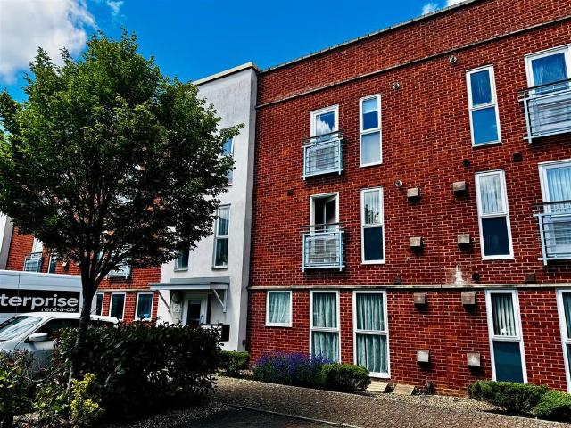 2 bedroom flat for sale