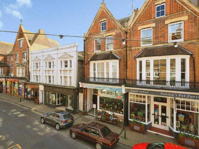 2 bedroom flat for sale
