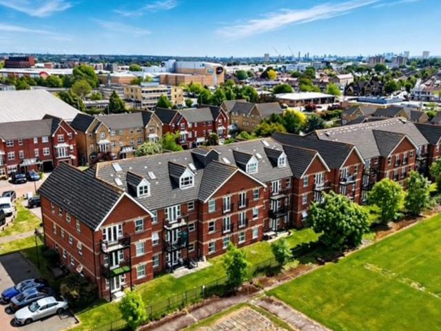 2 bedroom flat for sale