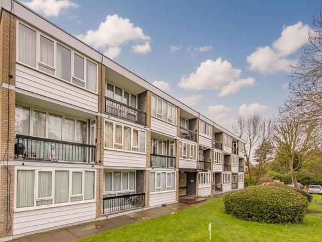 2 bedroom flat for sale