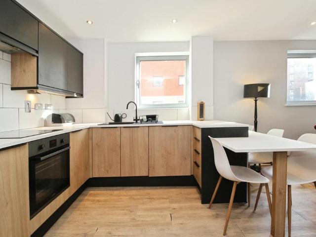 2 bedroom flat for sale