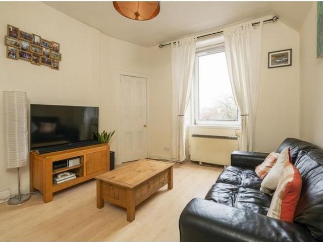 2 bedroom flat for sale, 118/3 Restalrig Road South, Restalrig.