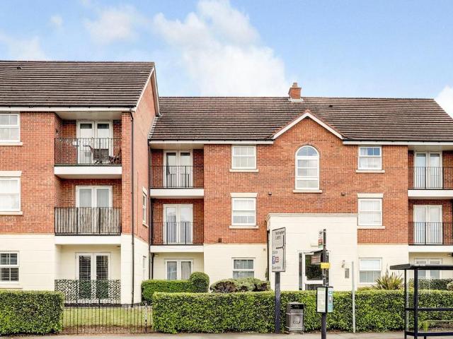2 bedroom flat for sale
