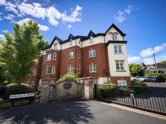 2 bedroom flat for sale