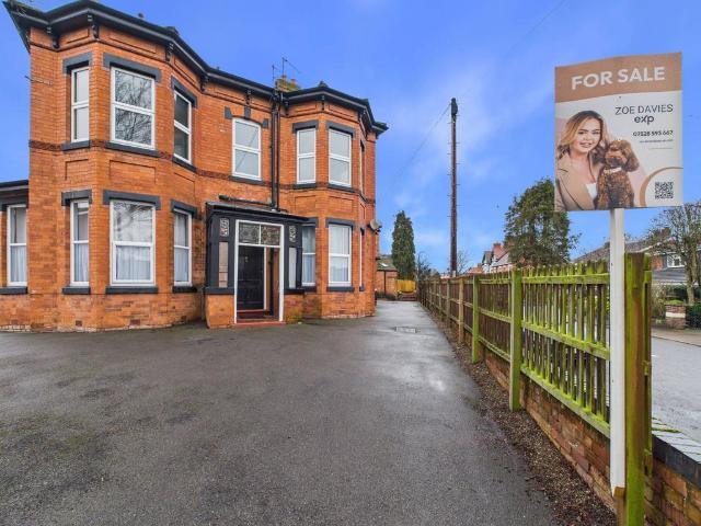 2 bedroom flat for sale