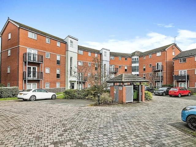 2 bedroom flat for sale