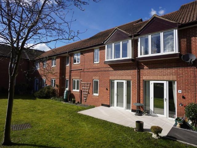 2 bedroom flat for sale