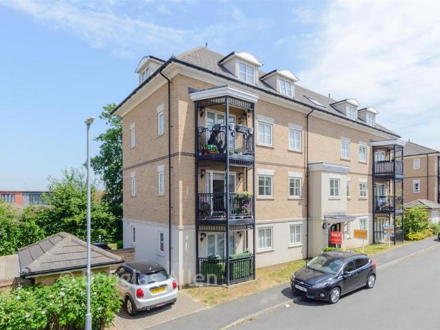 2 bedroom flat for sale