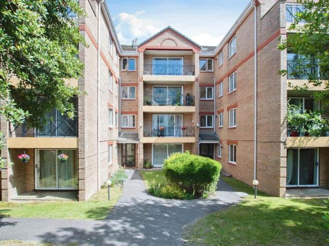 2 bedroom flat for sale