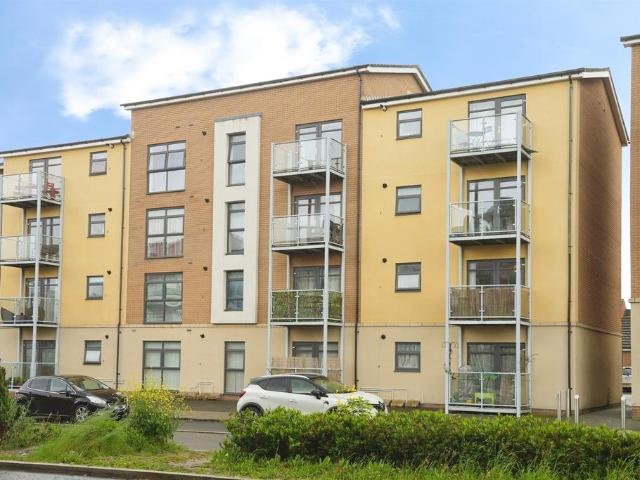 2 bedroom flat for sale