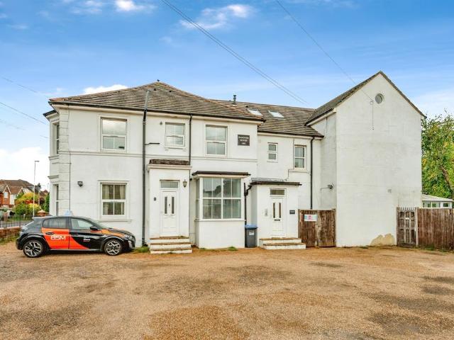 2 bedroom flat for sale