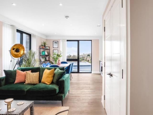2 bedroom flat for sale