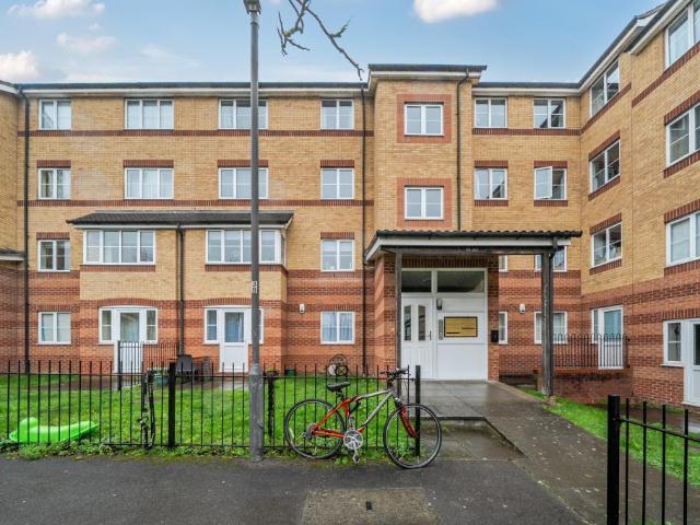 2 bedroom flat for sale