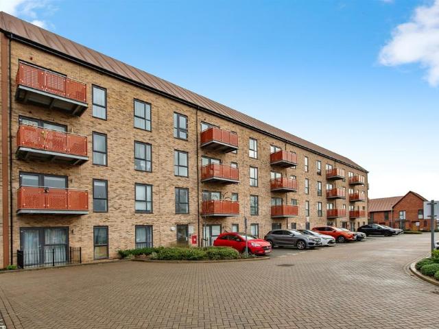 2 bedroom flat for sale